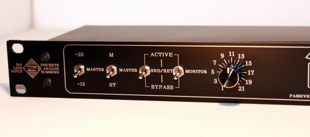 8-Channel Analog Summing Mixer with insert monitor gain control