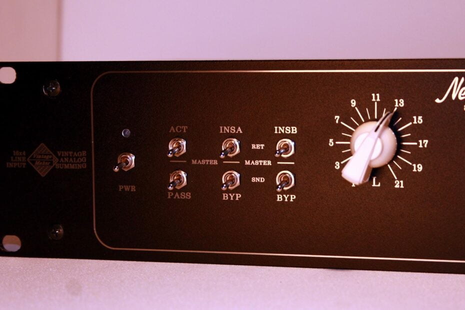2U-Rack 16x4 Neumann Dual Insert Analog Summing Box Mixer