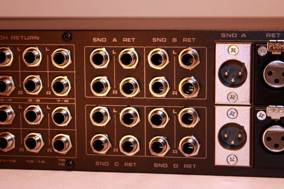2U-Rack 16x6 Neumann 8 Ch Insert 4-Bus Analog Summing Mixer