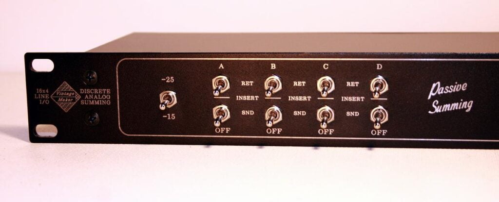 16-ch Summing Mixer - Vol Control - 4 x Master Insert