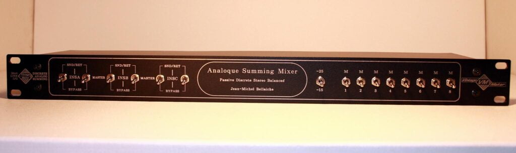 24 Input Summing Mixer 3 x Stereo Insert 8 x Mono Switch