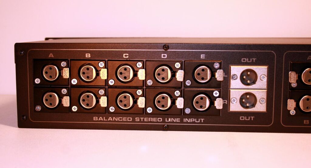 10-In 2-Out Line-Mic 5-In 1-Out Microphone Switch Analog Balanced Audio ...