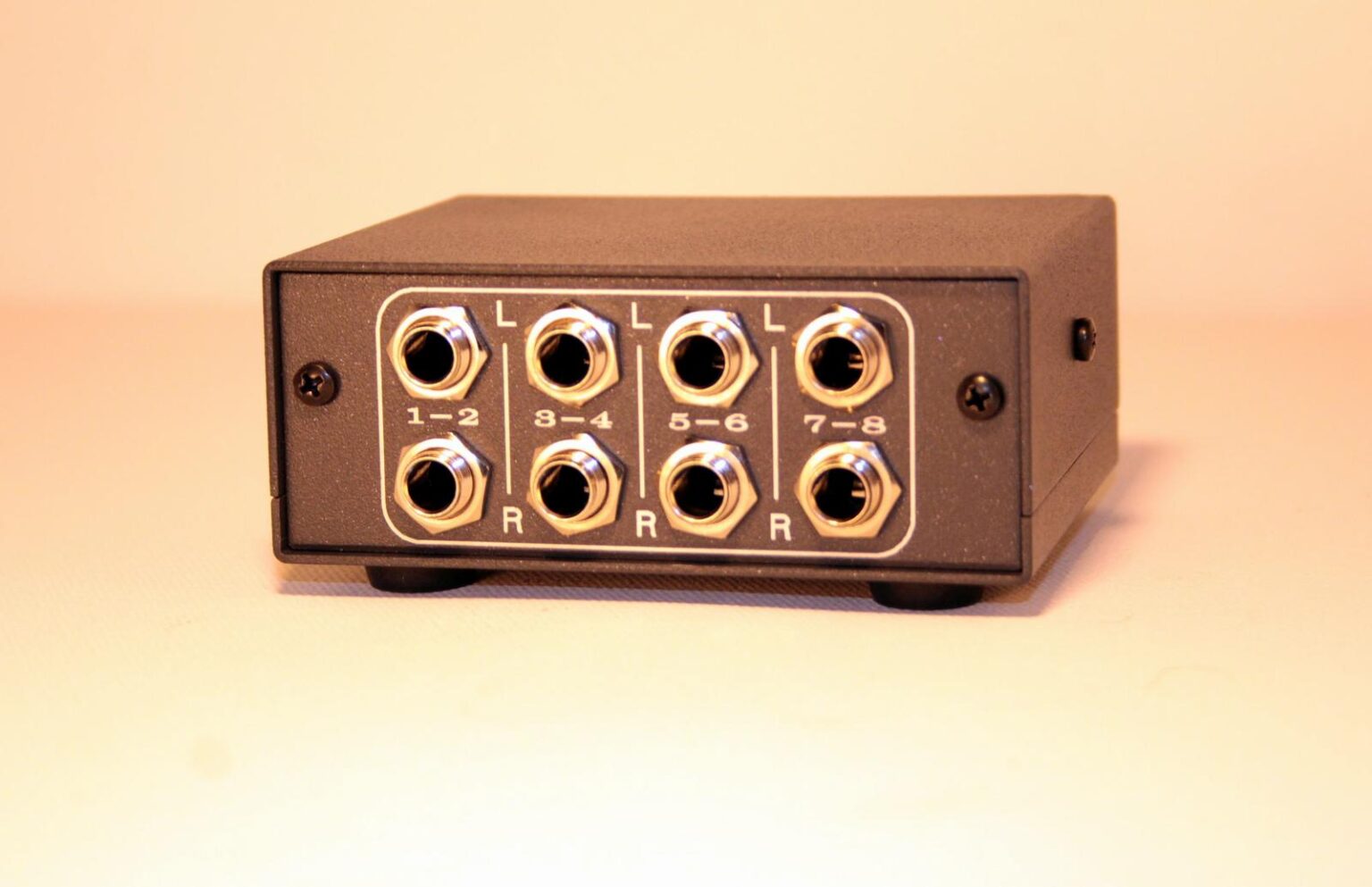 8-Ch Analog Studio Breakout Box DSUB TRS Bi-Directional